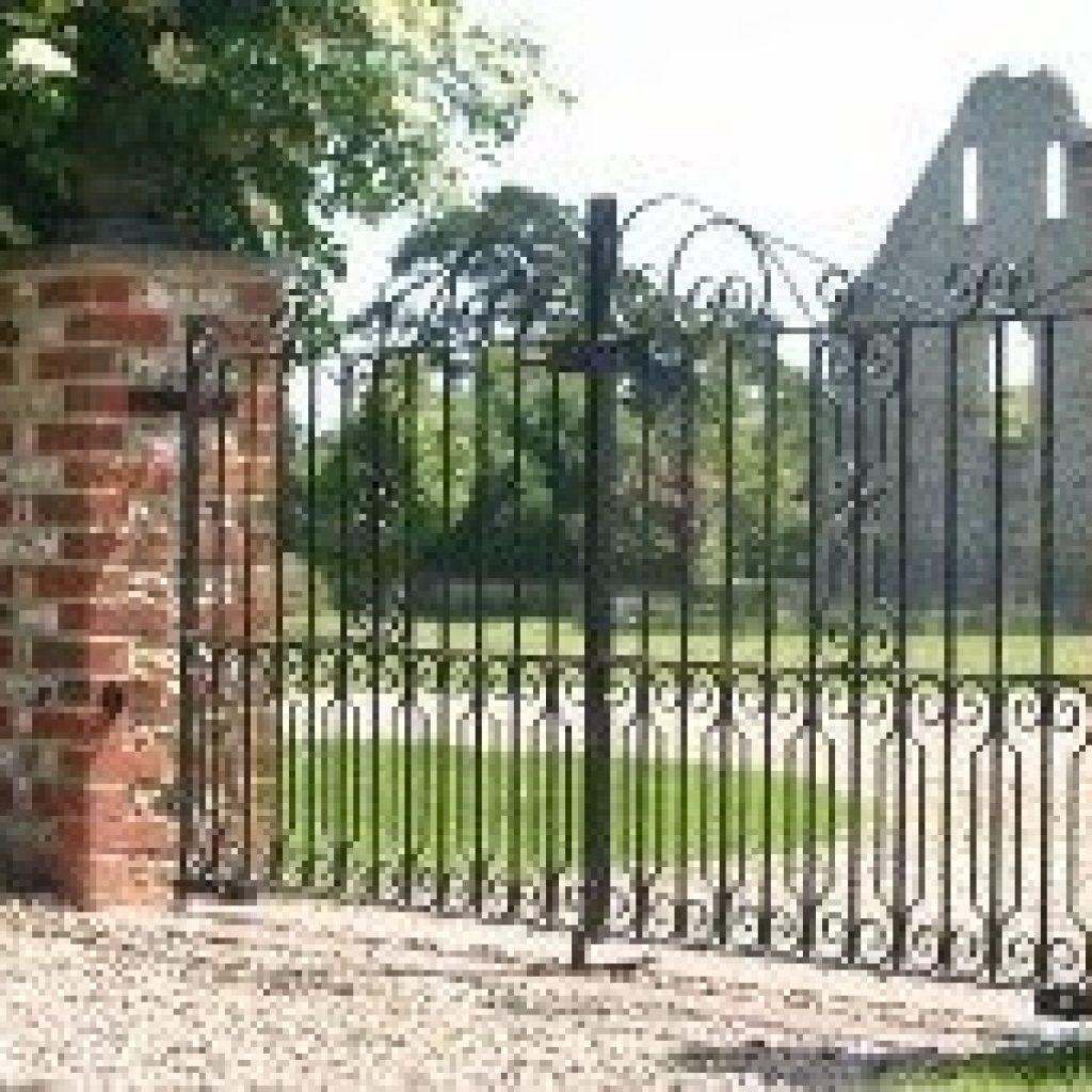 47399575 - Mountain Fox Doors